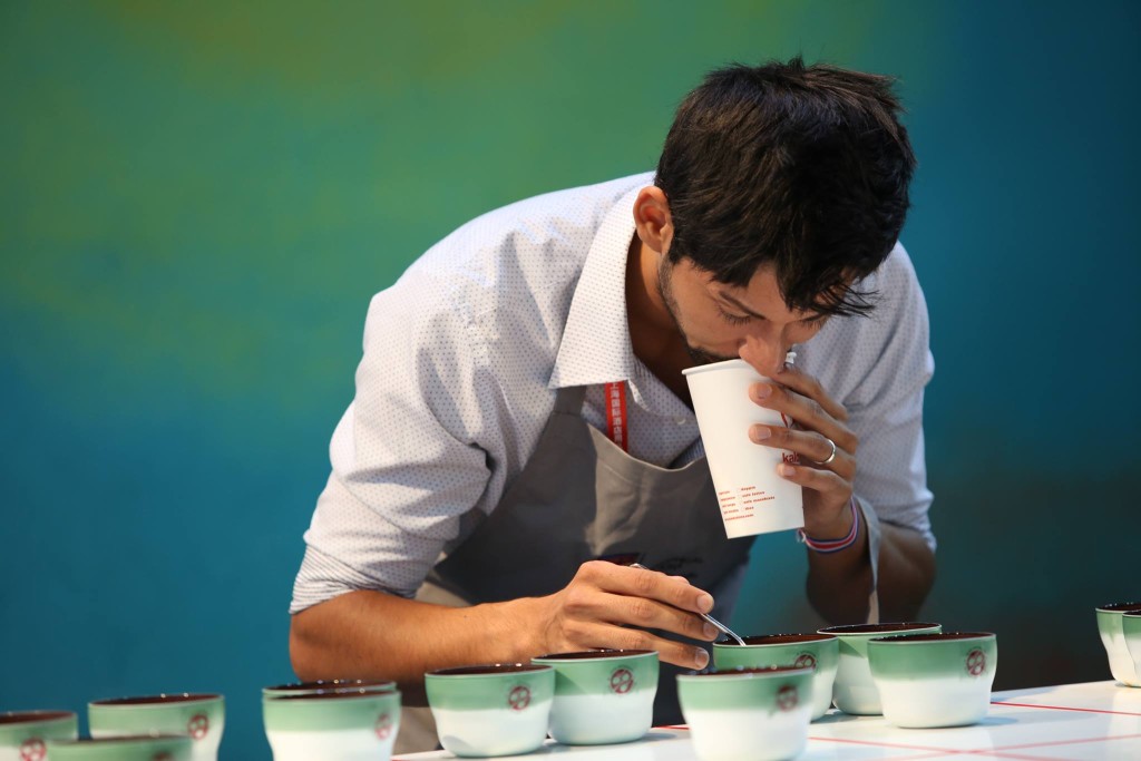 Gabriel Céspedes Bicampeón mundial de catadores de café - Revista Apetito